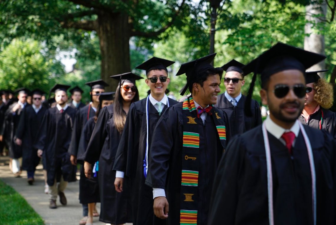 The Columns » Washington and Lee Graduates 421 Students at 232nd ...