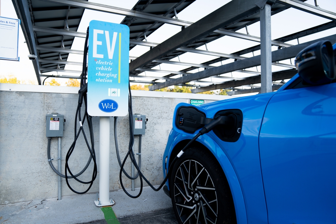 The Columns » Washington and Lee University Installs New Electric ...