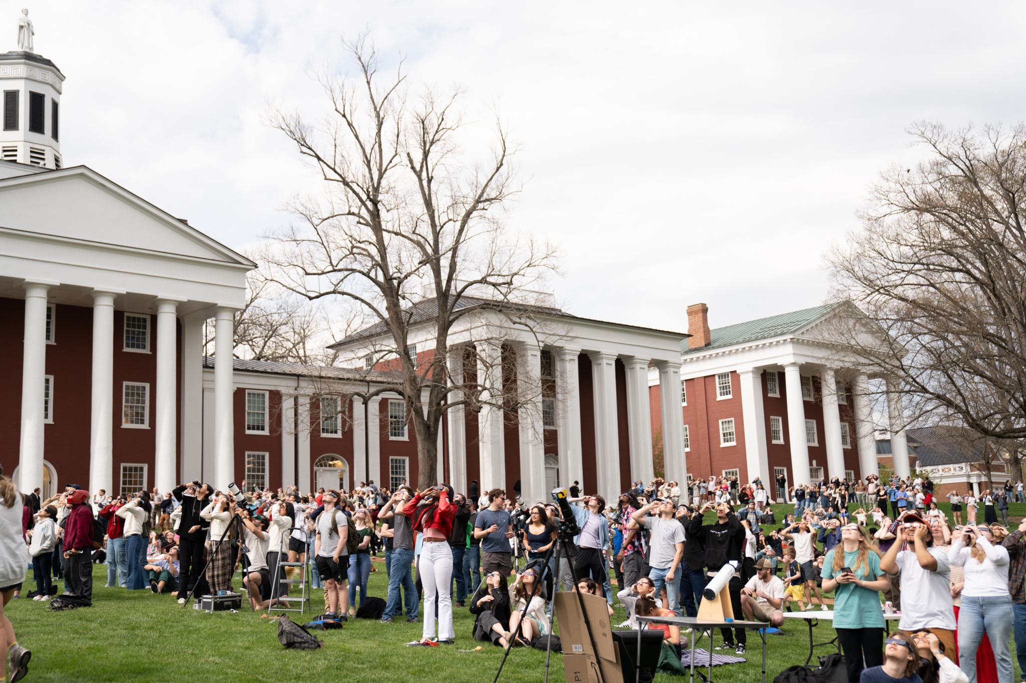 The Columns » Total Eclipsing on the Colonnade » Washington and Lee ...