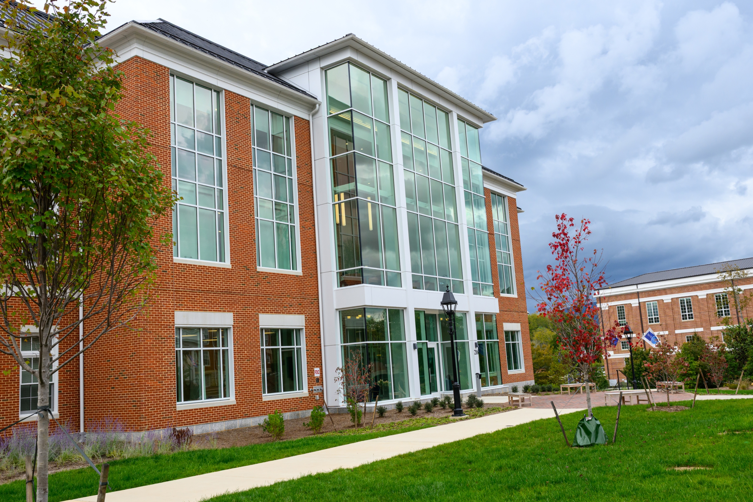 The Columns » Williams School Building Becomes Washington and Lee ...